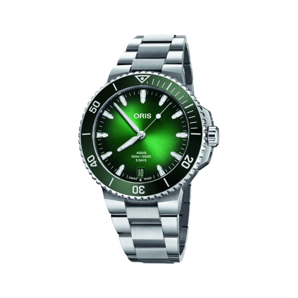 Aquis Date 2024 Calibre 400 43.5mm - Green on Bracelet | Teddy Baldassarre